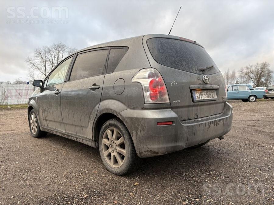 Toyota Corolla Verso 2004 Daugavpils, ar dzinēja tilpumu 2.00 L un nobraukumu 385 tūkst. km par 950 €, foto 3 vietnē AUTOMOTO.COM.LV