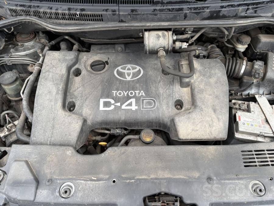 Toyota Corolla Verso 2004 Daugavpils, ar dzinēja tilpumu 2.00 L un nobraukumu 385 tūkst. km par 950 €, foto 25 vietnē AUTOMOTO.COM.LV