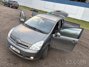Toyota Corolla Verso 2004 Daugavpils, ar dzinēja tilpumu 2.00 L un nobraukumu 385 tūkst. km par 950 €, foto 32 vietnē AUTOMOTO.COM.LV