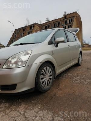 Toyota Corolla Verso 2004 Kuldīga, ar dzinēja tilpumu 2.00 L un nobraukumu 239 tūkst. km par 1350 €, foto 4 vietnē AUTOMOTO.COM.LV
