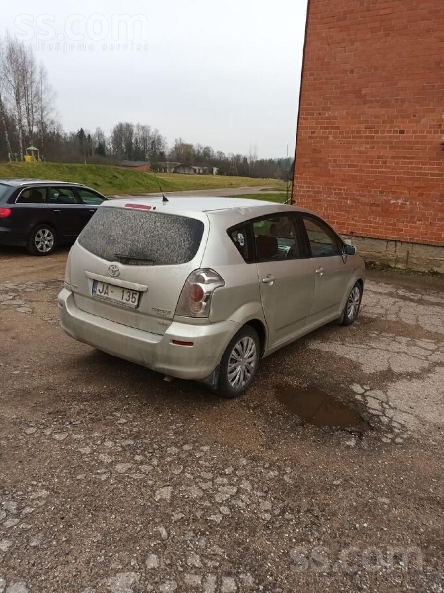 Toyota Corolla Verso 2004 Kuldīga, ar dzinēja tilpumu 2.00 L un nobraukumu 239 tūkst. km par 1350 €, foto 13 vietnē AUTOMOTO.COM.LV
