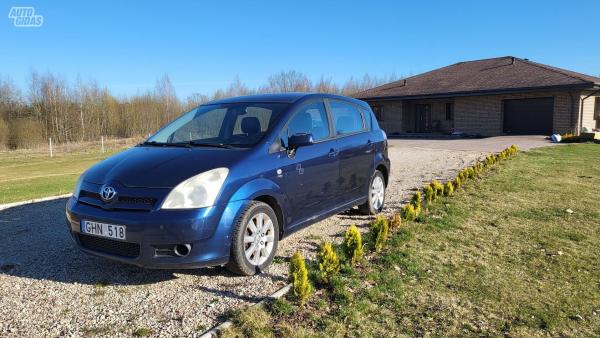 Toyota Corolla Verso 2004 Viļņa, ar dzinēja tilpumu 1.80 L un nobraukumu 320 tūkst. km par 1300 €, foto 6 vietnē AUTOMOTO.COM.LV