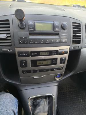 Toyota Corolla Verso 2004 Kauņa, ar dzinēja tilpumu 2.00 L un nobraukumu 420 tūkst. km par 590 €, foto 9 vietnē AUTOMOTO.COM.LV