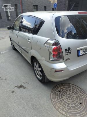 Toyota Corolla Verso 2004 in Vilnius, with an engine capacity of 2.00 L and mileage of 316 thousand km for 1700 €, photo 5 on AUTOMOTO.COM.LV