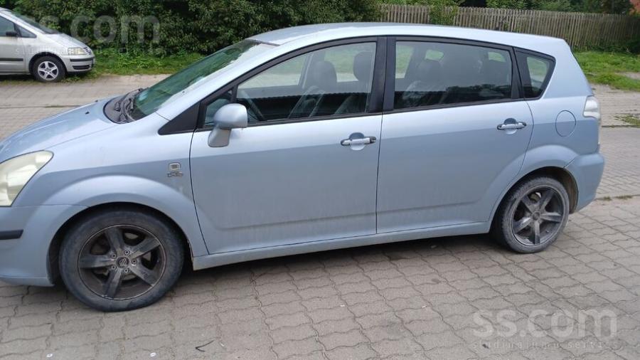 Toyota Corolla Verso 2004 Liepāja, ar dzinēja tilpumu 2.00 L un nobraukumu 400 tūkst. km par 1700 €, foto 4 vietnē AUTOMOTO.COM.LV