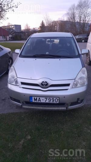 Toyota Corolla Verso 2004 in Preili, with an engine capacity of 2.00 L and mileage of 440 thousand km for 600 €, photo  on AUTOMOTO.COM.LV