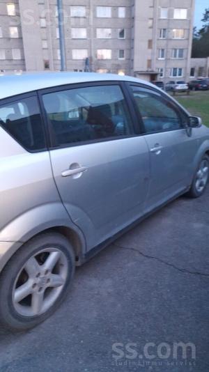 Toyota Corolla Verso 2004 Preiļi, ar dzinēja tilpumu 2.00 L un nobraukumu 440 tūkst. km par 600 €, foto 4 vietnē AUTOMOTO.COM.LV