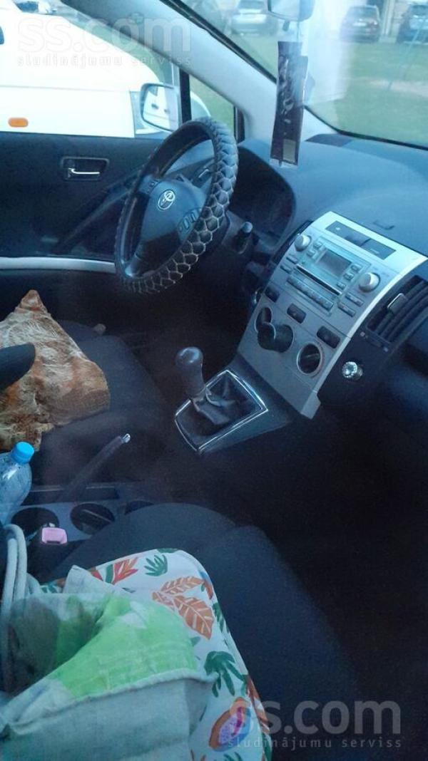 Toyota Corolla Verso 2004 Preiļi, ar dzinēja tilpumu 2.00 L un nobraukumu 440 tūkst. km par 600 €, foto 5 vietnē AUTOMOTO.COM.LV