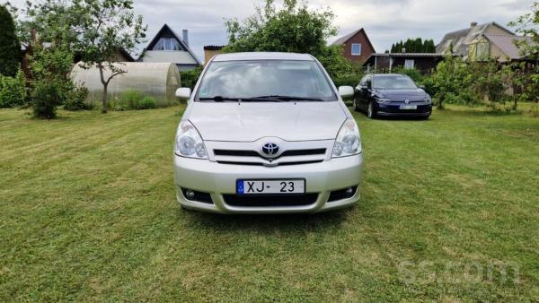 Toyota Corolla Verso 2004 in Daugavpils, with an engine capacity of 2.00 L and mileage of 264 thousand km for 2100 €, photo 2 on AUTOMOTO.COM.LV