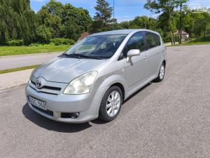Toyota Corolla Verso 2004 Kauņa, ar dzinēja tilpumu 2.00 L un nobraukumu 350 tūkst. km par 680 €, foto  vietnē AUTOMOTO.COM.LV