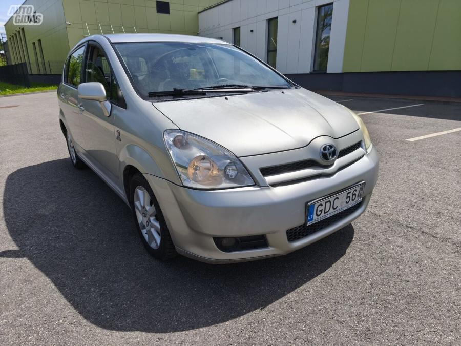 Toyota Corolla Verso 2004 Kauņa, ar dzinēja tilpumu 2.00 L un nobraukumu 350 tūkst. km par 680 €, foto 4 vietnē AUTOMOTO.COM.LV