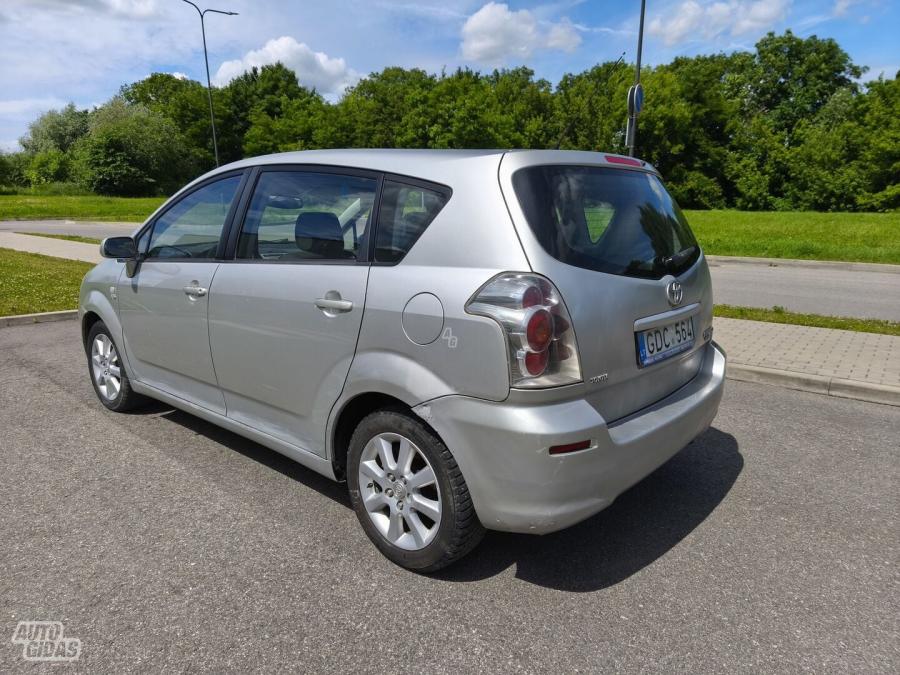 Toyota Corolla Verso 2004 Kauņa, ar dzinēja tilpumu 2.00 L un nobraukumu 350 tūkst. km par 680 €, foto 8 vietnē AUTOMOTO.COM.LV