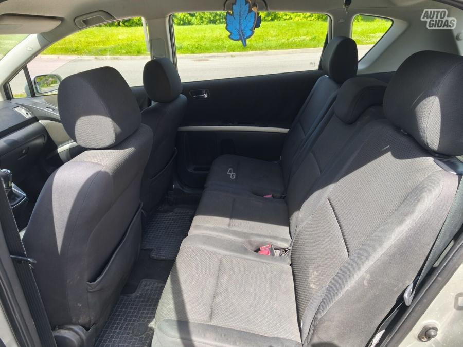 Toyota Corolla Verso 2004 Kauņa, ar dzinēja tilpumu 2.00 L un nobraukumu 350 tūkst. km par 680 €, foto 18 vietnē AUTOMOTO.COM.LV