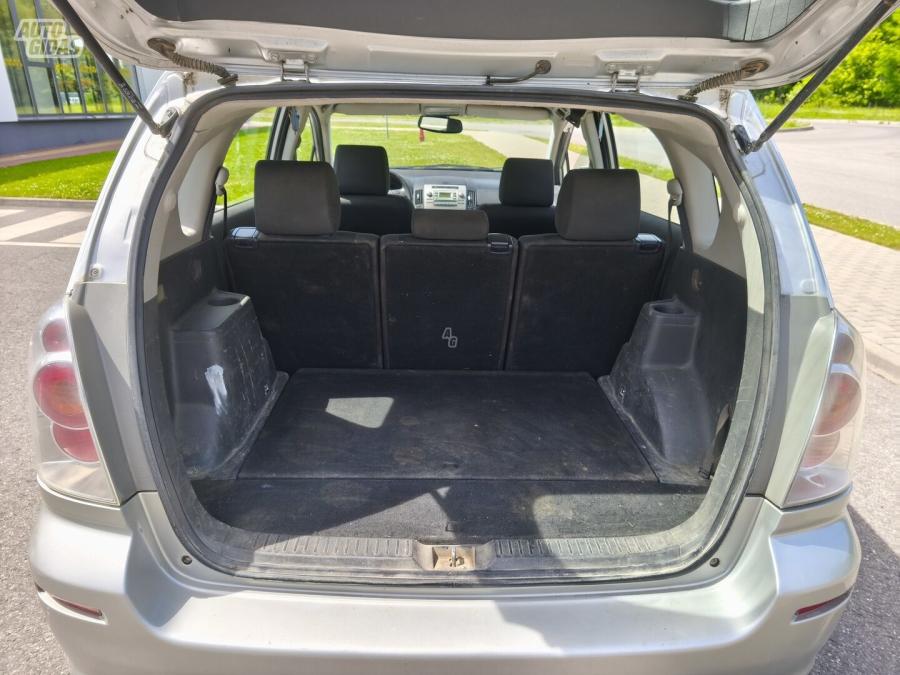 Toyota Corolla Verso 2004 Kauņa, ar dzinēja tilpumu 2.00 L un nobraukumu 350 tūkst. km par 680 €, foto 19 vietnē AUTOMOTO.COM.LV