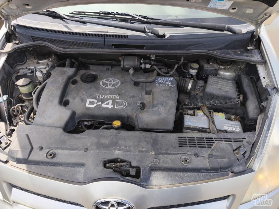 Toyota Corolla Verso 2004 Kauņa, ar dzinēja tilpumu 2.00 L un nobraukumu 350 tūkst. km par 680 €, foto 20 vietnē AUTOMOTO.COM.LV