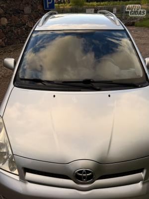 Toyota Corolla Verso 2004 Panevēža, ar dzinēja tilpumu 2.00 L un nobraukumu 308 tūkst. km par 1700 €, foto 4 vietnē AUTOMOTO.COM.LV