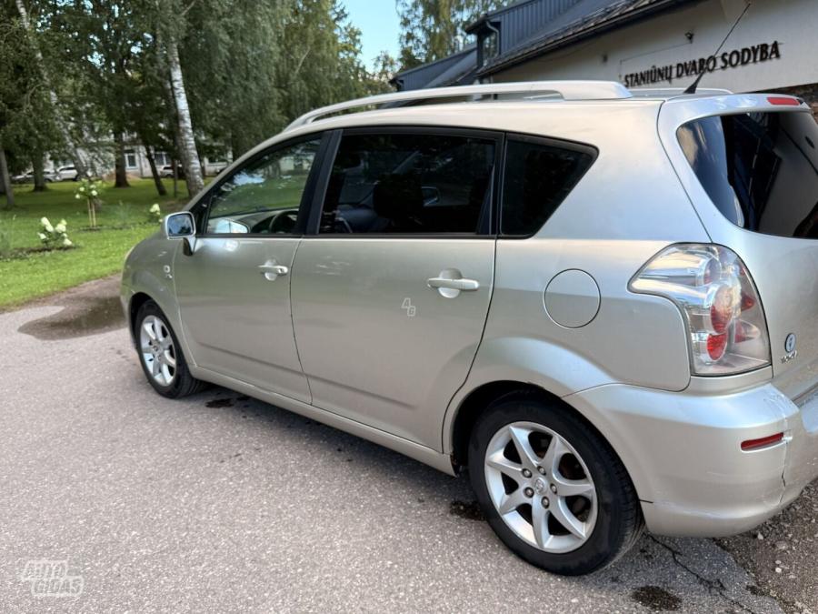 Toyota Corolla Verso 2004 Panevēža, ar dzinēja tilpumu 2.00 L un nobraukumu 308 tūkst. km par 1700 €, foto 7 vietnē AUTOMOTO.COM.LV