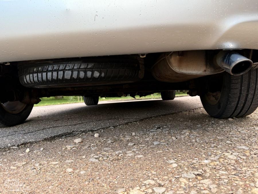 Toyota Corolla Verso 2004 Panevēža, ar dzinēja tilpumu 2.00 L un nobraukumu 308 tūkst. km par 1700 €, foto 9 vietnē AUTOMOTO.COM.LV