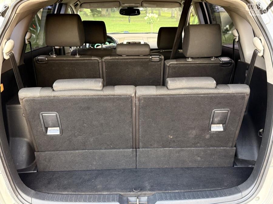 Toyota Corolla Verso 2004 Panevēža, ar dzinēja tilpumu 2.00 L un nobraukumu 308 tūkst. km par 1700 €, foto 18 vietnē AUTOMOTO.COM.LV
