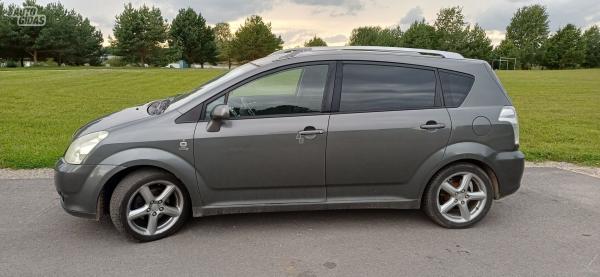 Toyota Corolla Verso 2004 Šauļi, ar dzinēja tilpumu 2.00 L un nobraukumu 0 tūkst. km par 1250 €, foto 3 vietnē AUTOMOTO.COM.LV