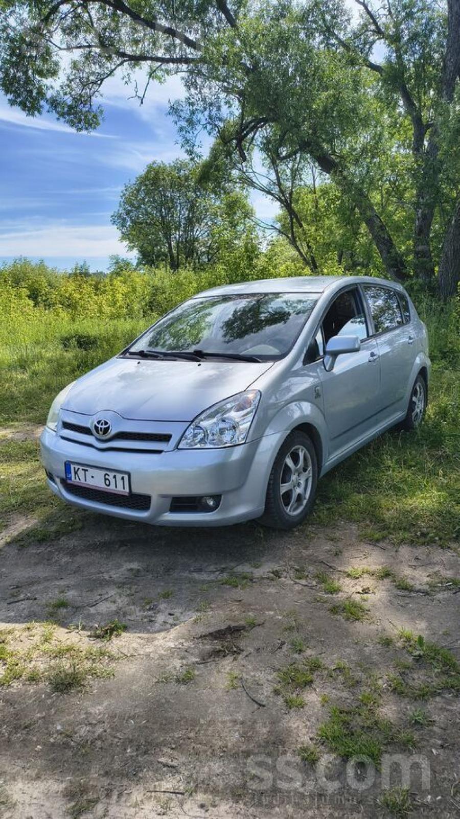 Toyota Corolla Verso 2005 in Aizkraukle, with an engine capacity of 2.00 L and mileage of 320 thousand km for 2000 €, photo 2 on AUTOMOTO.COM.LV