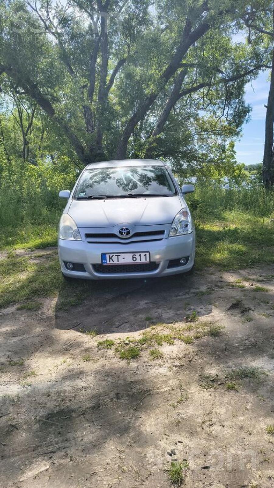 Toyota Corolla Verso 2005 in Aizkraukle, with an engine capacity of 2.00 L and mileage of 320 thousand km for 2000 €, photo 6 on AUTOMOTO.COM.LV