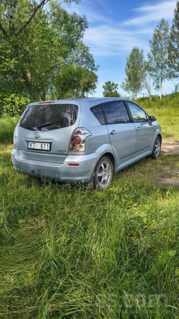 Toyota Corolla Verso 2005 in Aizkraukle, with an engine capacity of 2.00 L and mileage of 320 thousand km for 2000 €, photo 7 on AUTOMOTO.COM.LV
