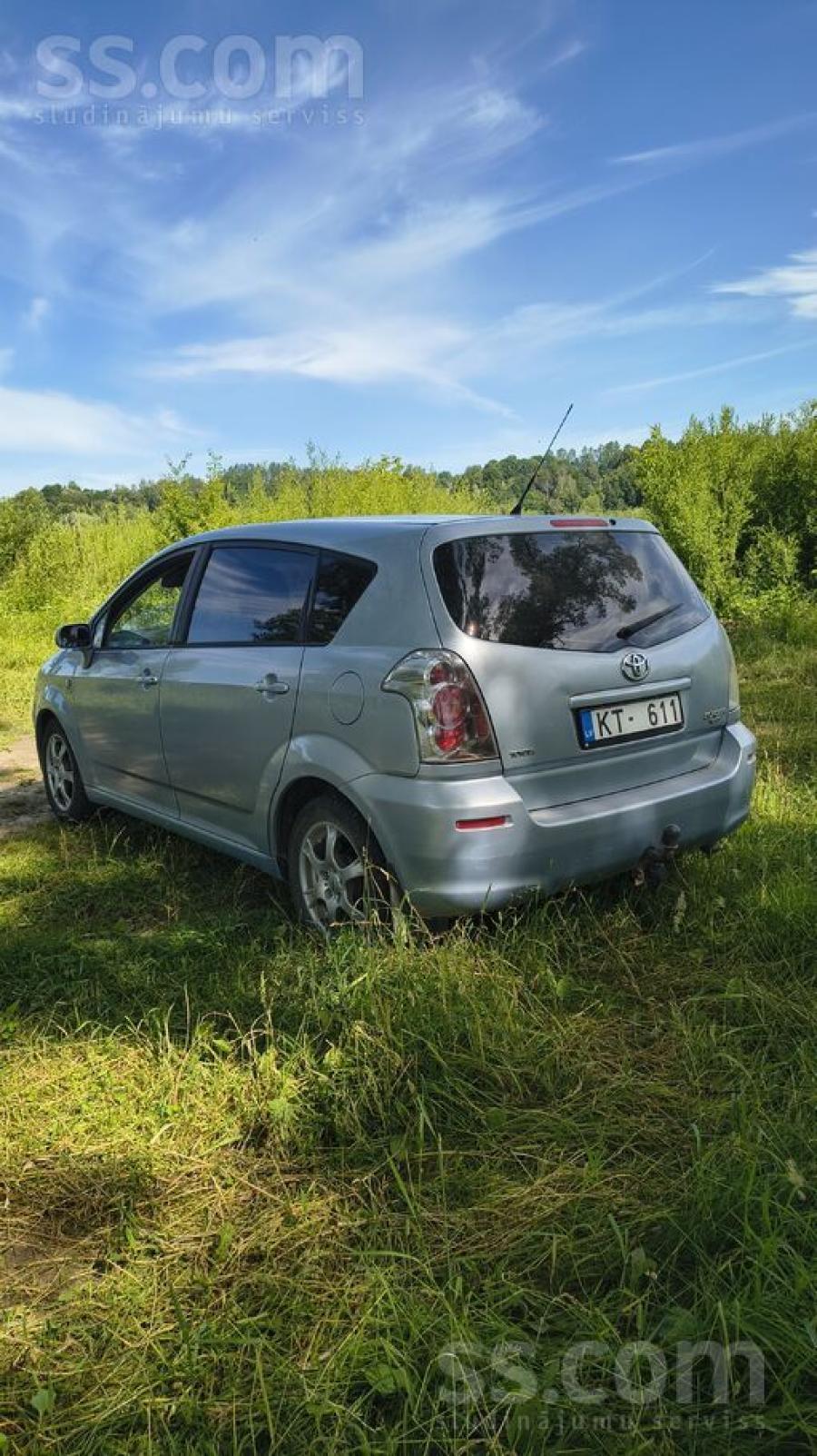 Toyota Corolla Verso 2005 in Aizkraukle, with an engine capacity of 2.00 L and mileage of 320 thousand km for 2000 €, photo 8 on AUTOMOTO.COM.LV