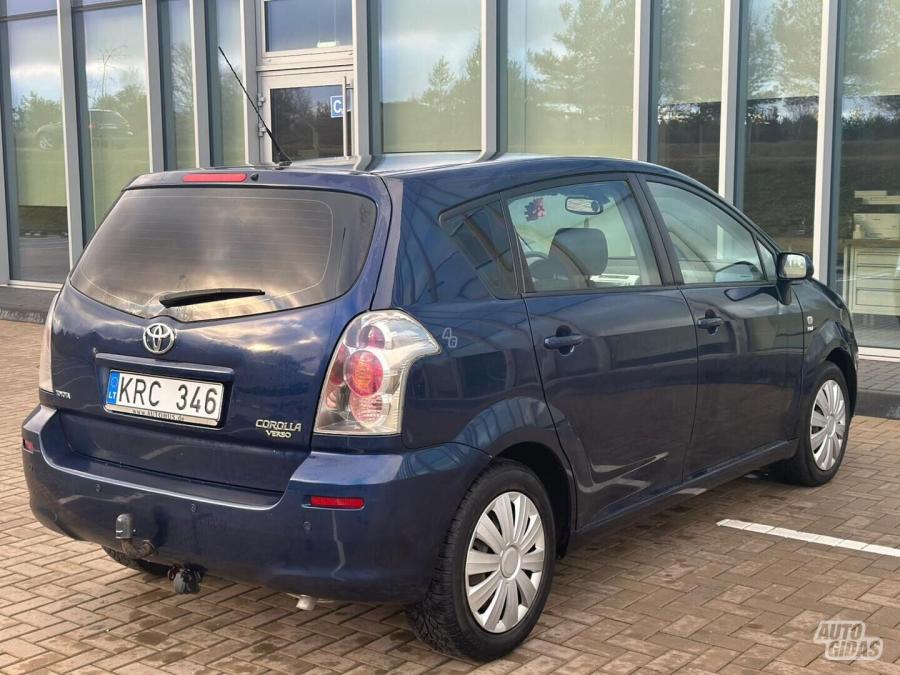 Toyota Corolla Verso 2005 Viļņa, ar dzinēja tilpumu 1.80 L un nobraukumu 320 tūkst. km par 2200 €, foto 5 vietnē AUTOMOTO.COM.LV