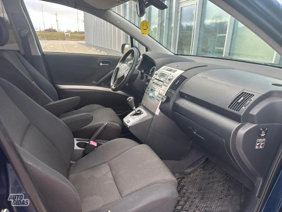 Toyota Corolla Verso 2005 Viļņa, ar dzinēja tilpumu 1.80 L un nobraukumu 320 tūkst. km par 2200 €, foto 7 vietnē AUTOMOTO.COM.LV