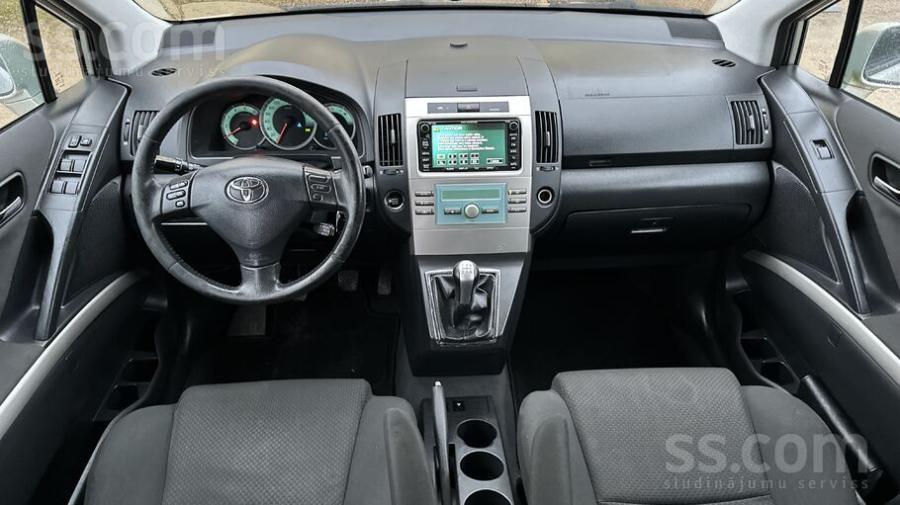 Toyota Corolla Verso 2005 Rēzekne, ar dzinēja tilpumu 2.00 L un nobraukumu 260 tūkst. km par 2150 €, foto 8 vietnē AUTOMOTO.COM.LV