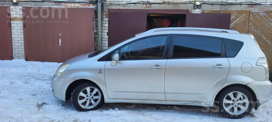 Toyota Corolla Verso 2005 Rīga, ar dzinēja tilpumu 2.00 L un nobraukumu 419 tūkst. km par 1300 €, foto 16 vietnē AUTOMOTO.COM.LV