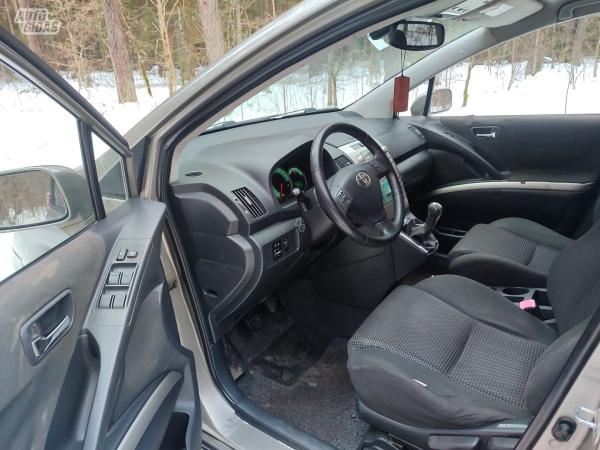 Toyota Corolla Verso 2005 Ukmergė, ar dzinēja tilpumu 2.20 L un nobraukumu 253 tūkst. km par 1350 €, foto 6 vietnē AUTOMOTO.COM.LV