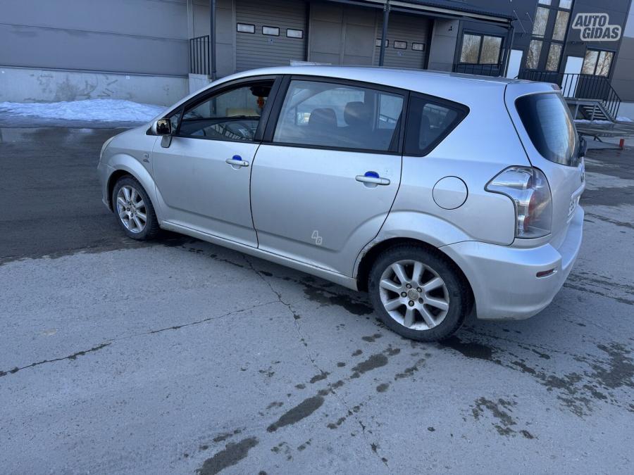 Toyota Corolla Verso 2005 in Vilnius, with an engine capacity of 2.00 L and mileage of 273 thousand km for 1500 €, photo 6 on AUTOMOTO.COM.LV