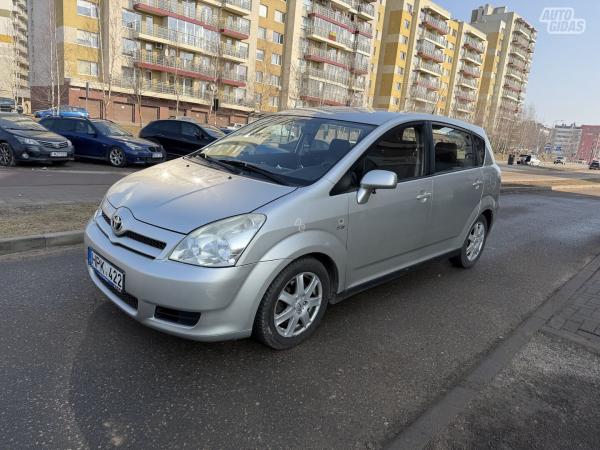 Toyota Corolla Verso 2005 Viļņa, ar dzinēja tilpumu 2.00 L un nobraukumu 321 tūkst. km par 1750 €, foto 2 vietnē AUTOMOTO.COM.LV
