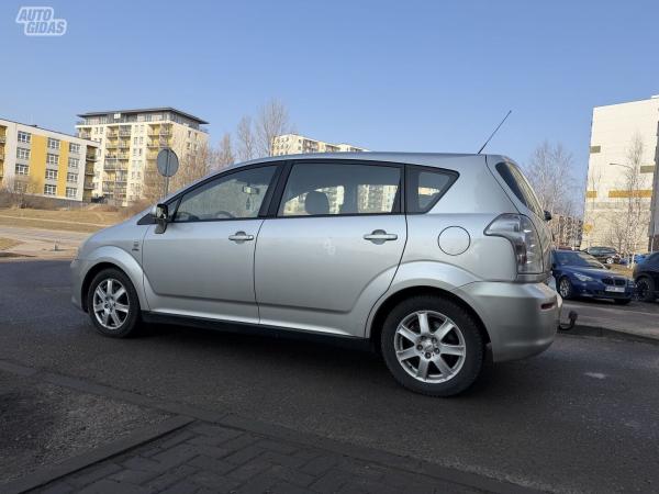Toyota Corolla Verso 2005 Viļņa, ar dzinēja tilpumu 2.00 L un nobraukumu 321 tūkst. km par 1750 €, foto 3 vietnē AUTOMOTO.COM.LV