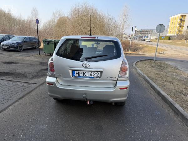 Toyota Corolla Verso 2005 Viļņa, ar dzinēja tilpumu 2.00 L un nobraukumu 321 tūkst. km par 1750 €, foto 8 vietnē AUTOMOTO.COM.LV