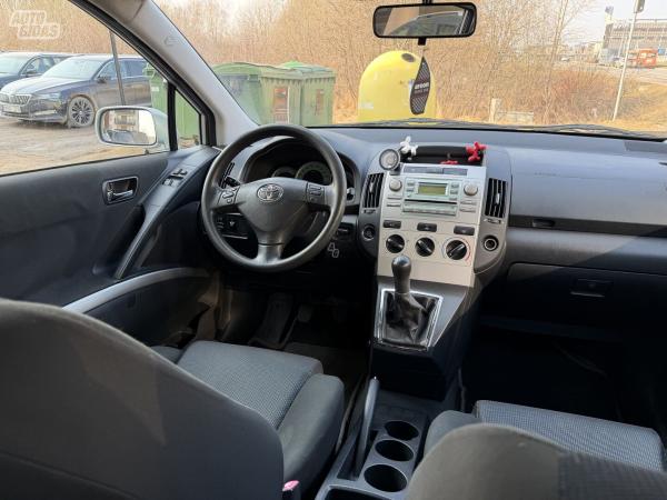 Toyota Corolla Verso 2005 Viļņa, ar dzinēja tilpumu 2.00 L un nobraukumu 321 tūkst. km par 1750 €, foto 10 vietnē AUTOMOTO.COM.LV