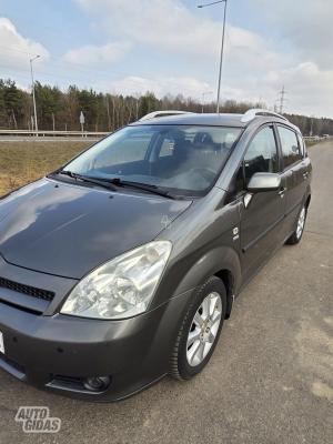 Toyota Corolla Verso 2005 Kauņa, ar dzinēja tilpumu 1.80 L un nobraukumu 199 tūkst. km par 3800 €, foto 4 vietnē AUTOMOTO.COM.LV