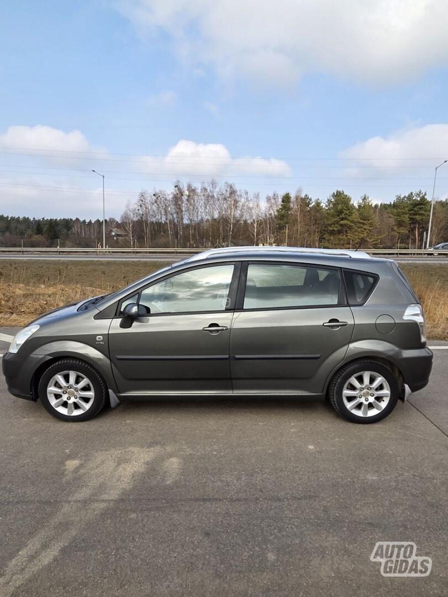 Toyota Corolla Verso 2005 Kauņa, ar dzinēja tilpumu 1.80 L un nobraukumu 199 tūkst. km par 3800 €, foto 5 vietnē AUTOMOTO.COM.LV