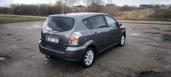 Toyota Corolla Verso 2005 in Kaunas, with an engine capacity of 2.20 L and mileage of 281 thousand km for 2000 €, photo 4 on AUTOMOTO.COM.LV