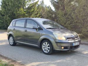 Toyota Corolla Verso 2005 in Jonava, with an engine capacity of 2.20 L and mileage of 228 thousand km for 1500 €, photo 3 on AUTOMOTO.COM.LV