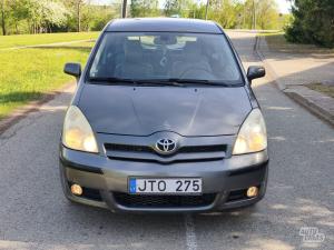 Toyota Corolla Verso 2005 in Jonava, with an engine capacity of 2.20 L and mileage of 228 thousand km for 1500 €, photo 4 on AUTOMOTO.COM.LV
