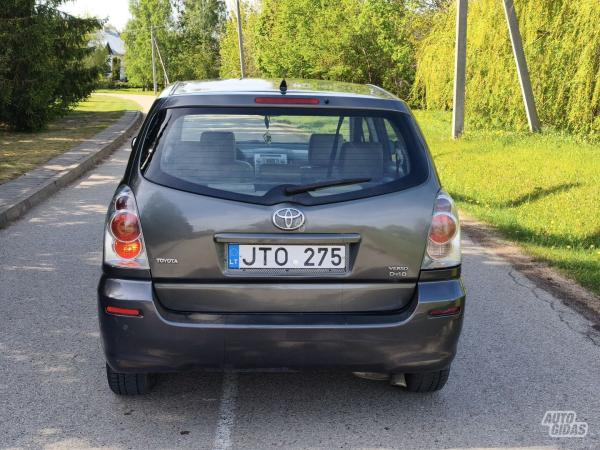 Toyota Corolla Verso 2005 in Jonava, with an engine capacity of 2.20 L and mileage of 228 thousand km for 1500 €, photo 5 on AUTOMOTO.COM.LV