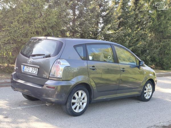 Toyota Corolla Verso 2005 in Jonava, with an engine capacity of 2.20 L and mileage of 228 thousand km for 1500 €, photo 6 on AUTOMOTO.COM.LV