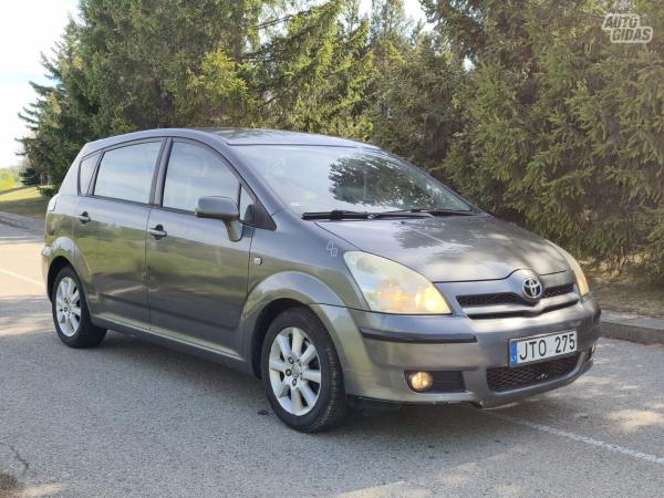Toyota Corolla Verso 2005 in Jonava, with an engine capacity of 2.20 L and mileage of 228 thousand km for 1500 €, photo 7 on AUTOMOTO.COM.LV