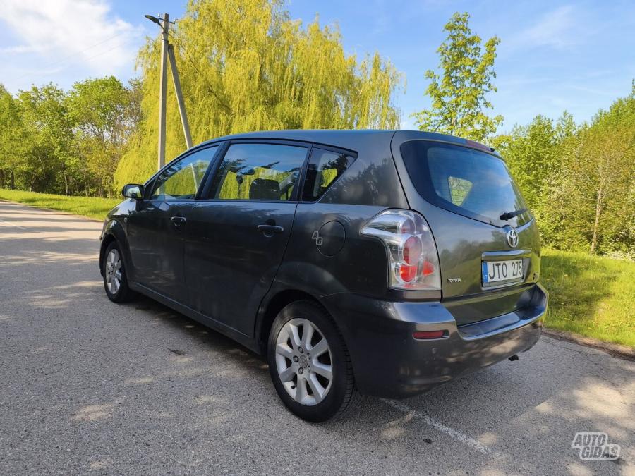 Toyota Corolla Verso 2005 in Jonava, with an engine capacity of 2.20 L and mileage of 228 thousand km for 1500 €, photo 12 on AUTOMOTO.COM.LV