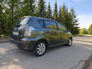 Toyota Corolla Verso 2005 in Jonava, with an engine capacity of 2.20 L and mileage of 228 thousand km for 1500 €, photo 14 on AUTOMOTO.COM.LV