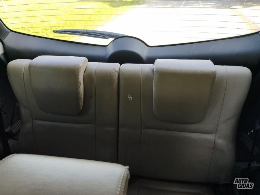Toyota Corolla Verso 2005 in Jonava, with an engine capacity of 2.20 L and mileage of 228 thousand km for 1500 €, photo 22 on AUTOMOTO.COM.LV