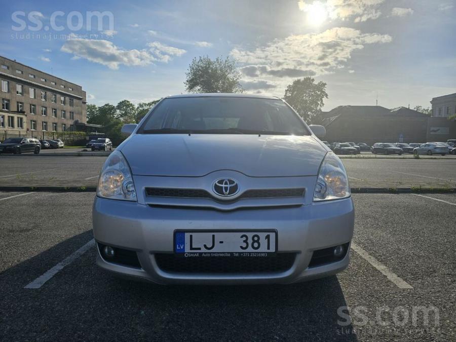 Toyota Corolla Verso 2005 in Jelgava, with an engine capacity of 2.00 L and mileage of 410 thousand km for 2000 €, photo 3 on AUTOMOTO.COM.LV
